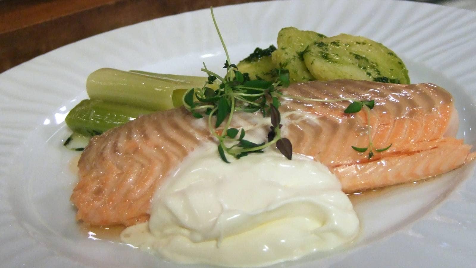 Hel laks i saltkappe – NRK Mat – Oppskrifter og inspirasjon