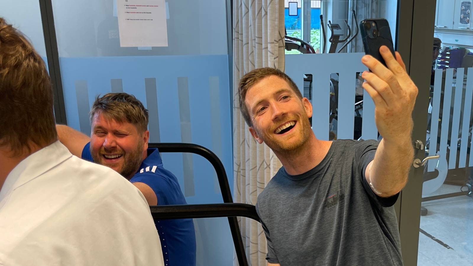 Michael Stilson og Sven Bisgaard Sundet fra «Avlogga» på NRK får prisen ...