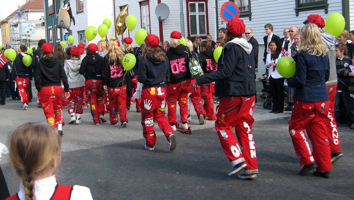 Full lærerstrid om russefeiring – NRK Norge – Oversikt over nyheter fra ...