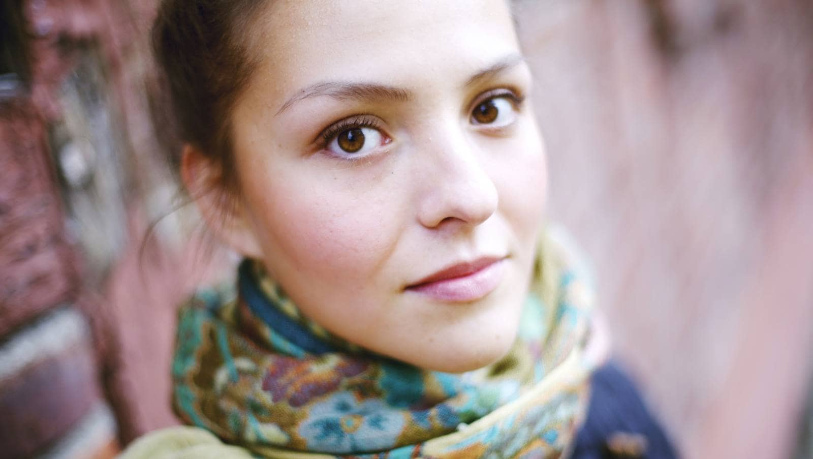 Anmeldelse: «Alle utlendinger har lukka gardiner» av Maria Navarro ...
