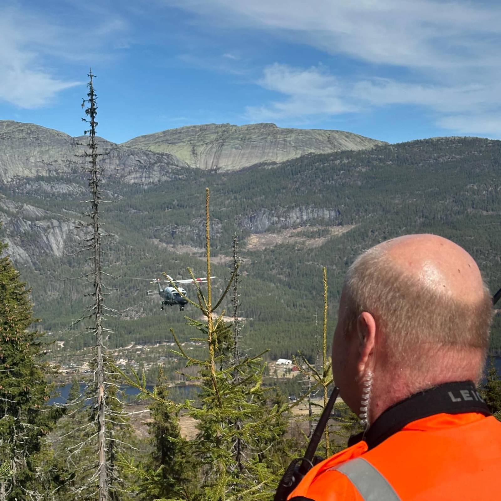 Søker etter savnet kvinne i Vrådal – NRK Vestfold og Telemark – Lokale nyheter, TV og radio