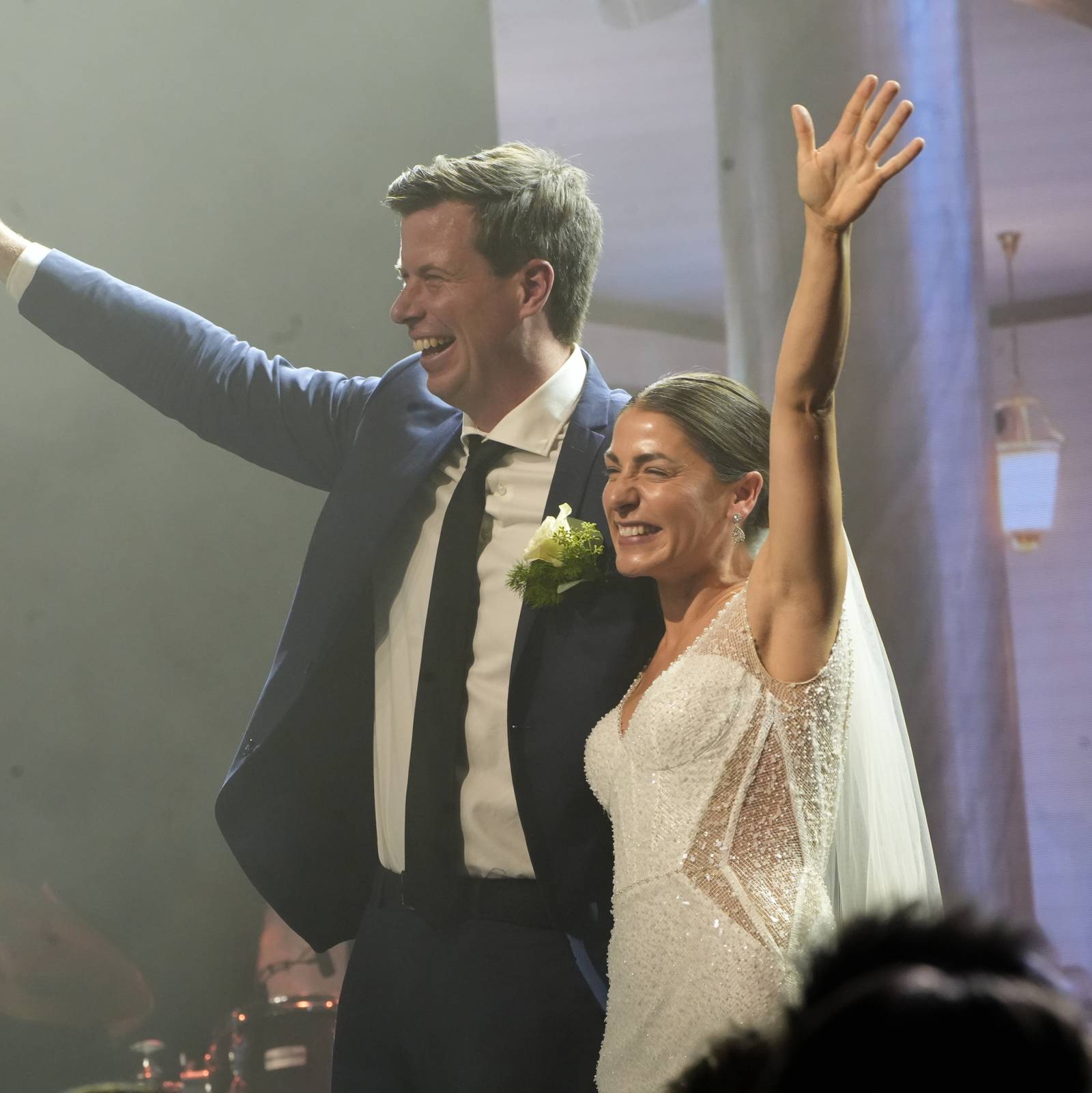 Her gifter Jesper Mathisen seg foran 1000 tilskuere på livepodkast ...