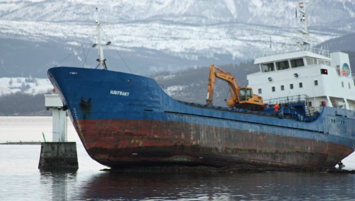 Lasteskip står plantet på grunn – NRK Troms og Finnmark – Lokale ...