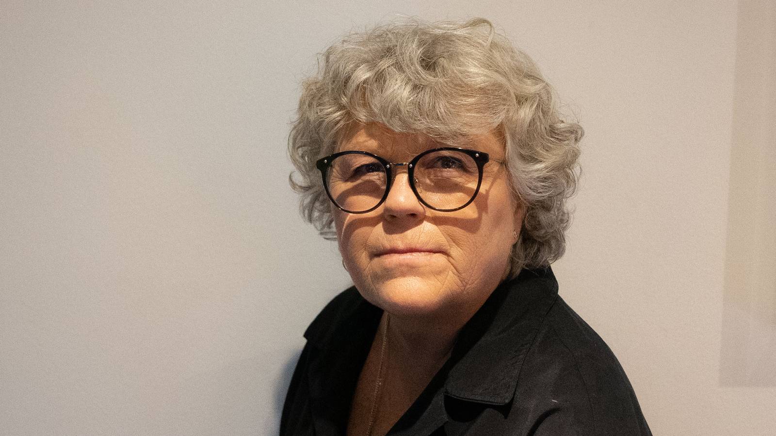 Anmeldelse: «Diamanter og rust» av Anne Holt – Anmeldelser og anbefalinger