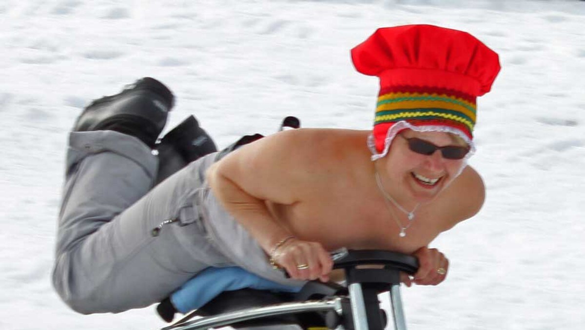 I år blir det VM i toppløs-aking – NRK