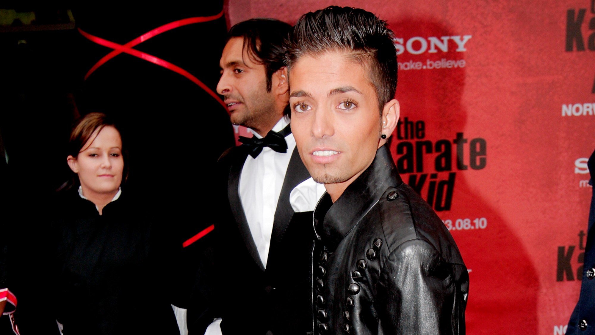 Omer Bhatti opptrer på «Skavlan» – NRK Kultur og underholdning