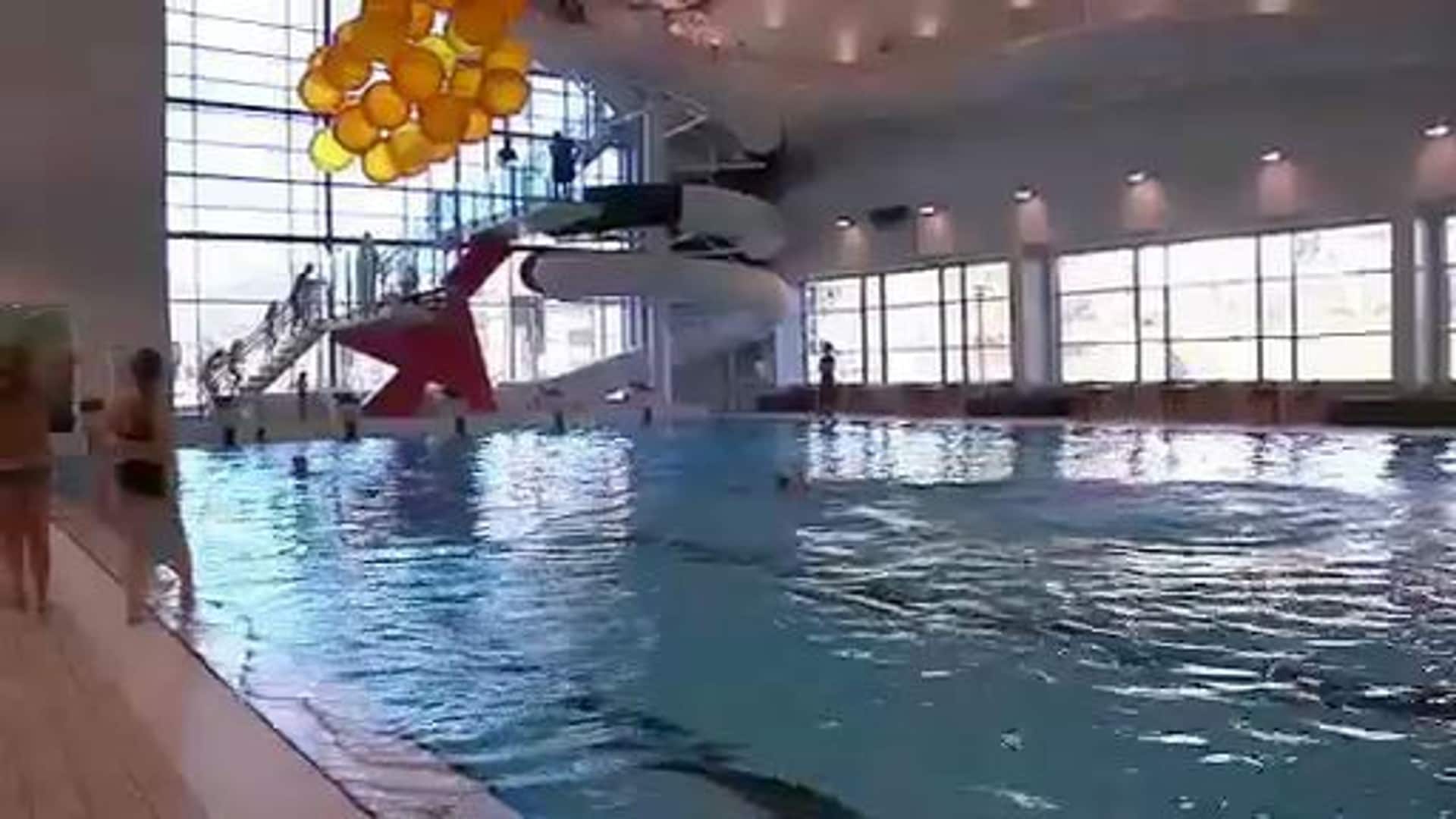 Moldebadet opna – NRK