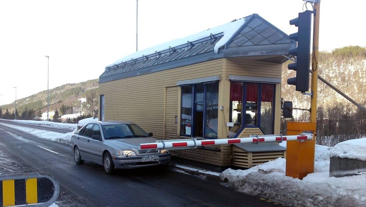 –Nedlagt bomstasjon er trafikkfelle – NRK Vestland