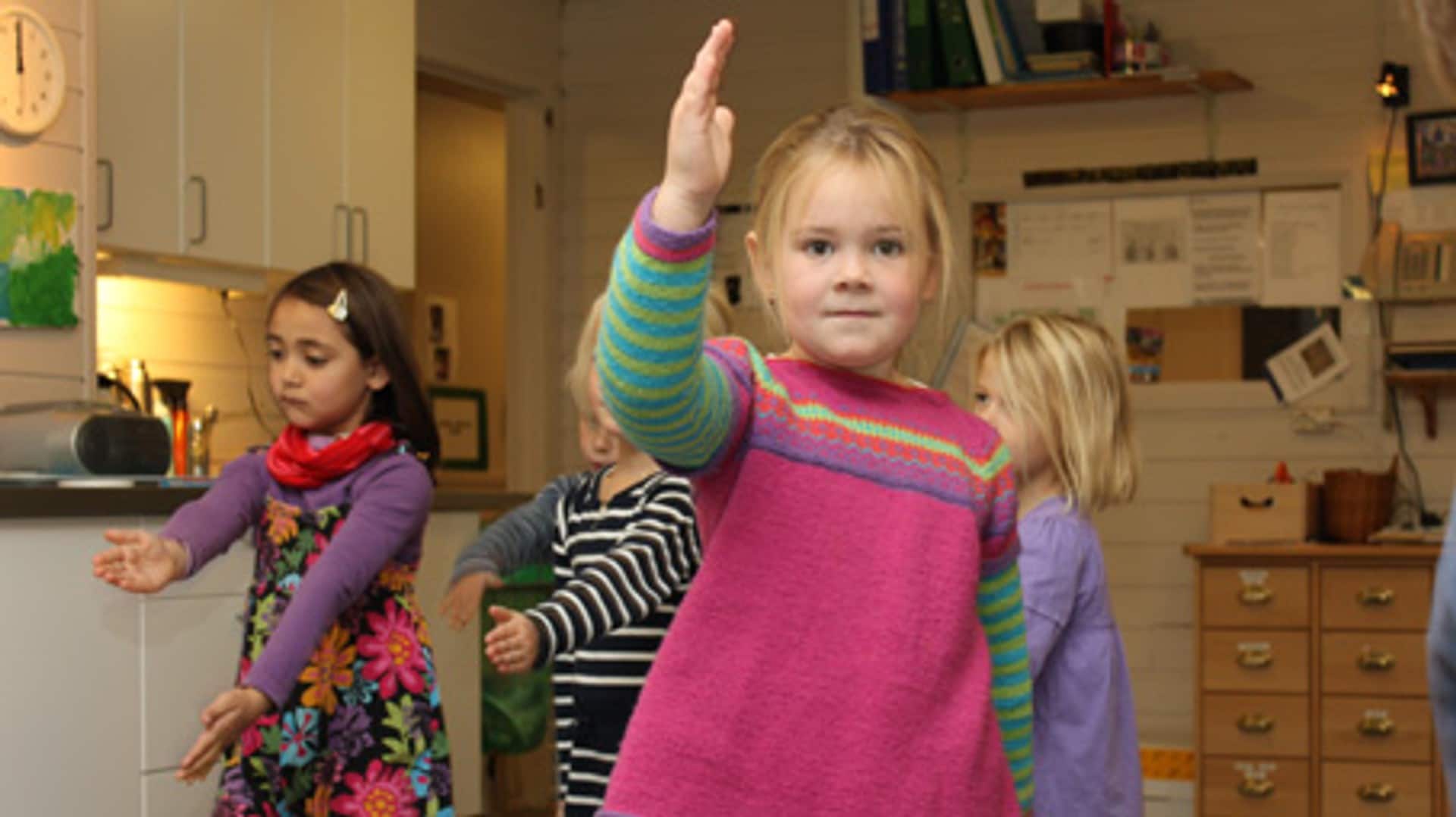 Skrivedans i barnehagen – NRK