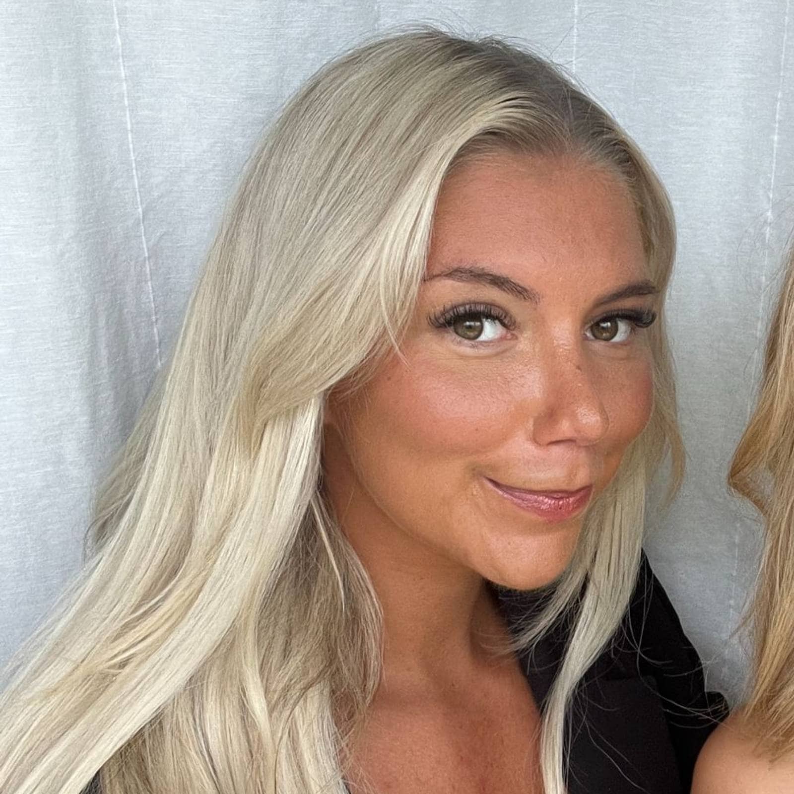 Sykepleier Amalie (26) jobbet som «travel nurse» i én måned – NRK Nordland