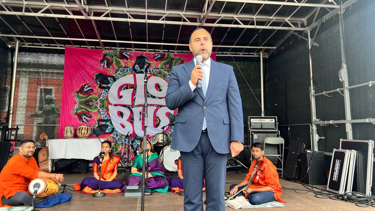 Masud Gharahkhani åpner festival: Serveres mat fra hele verden – NRK ...
