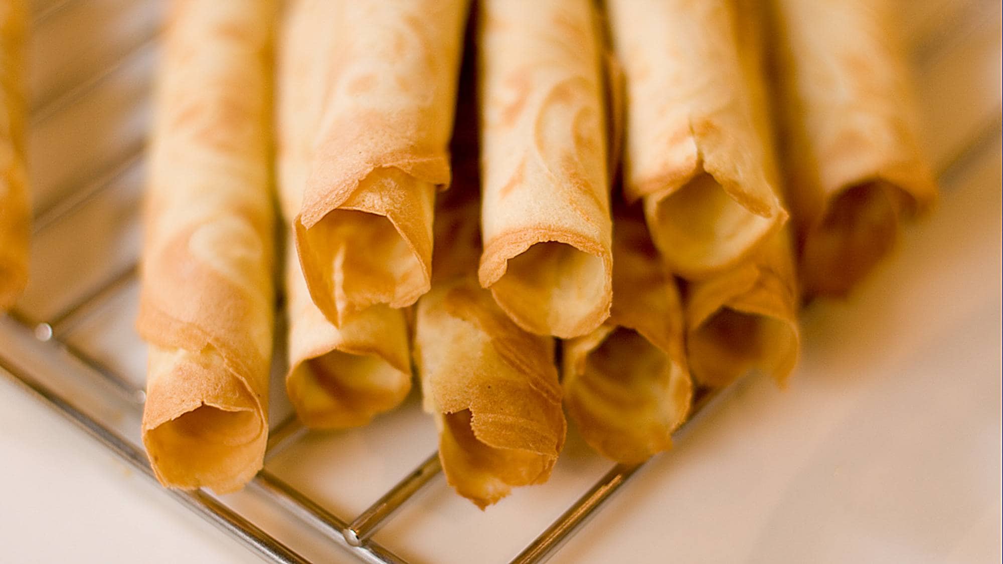 Krumkaker – NRK Mat – Oppskrifter og inspirasjon