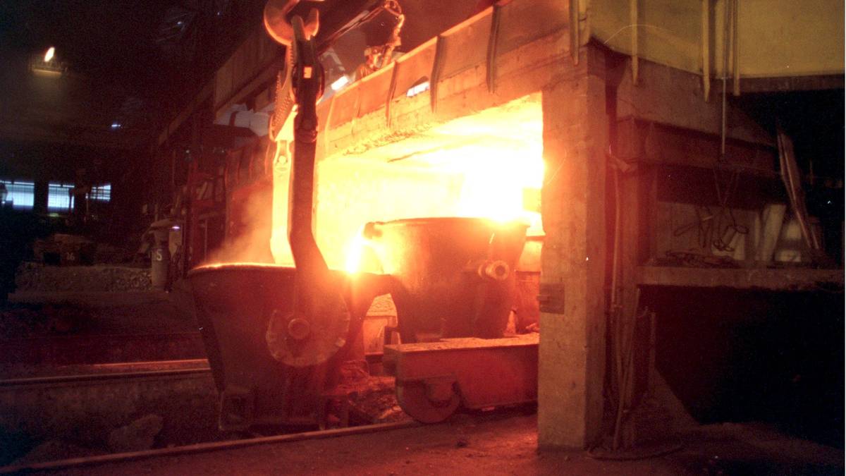 Optimisme hos Holla metall i Hemne – NRK Trøndelag – Lokale nyheter, TV ...