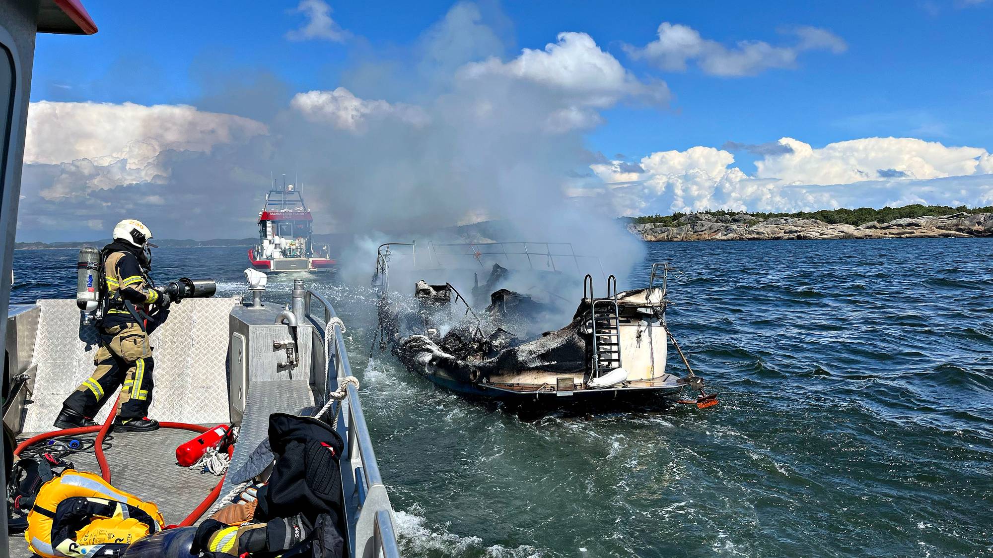 Båtbrann I Sandefjord En Person Om Bord Nrk Vestfold Og Telemark