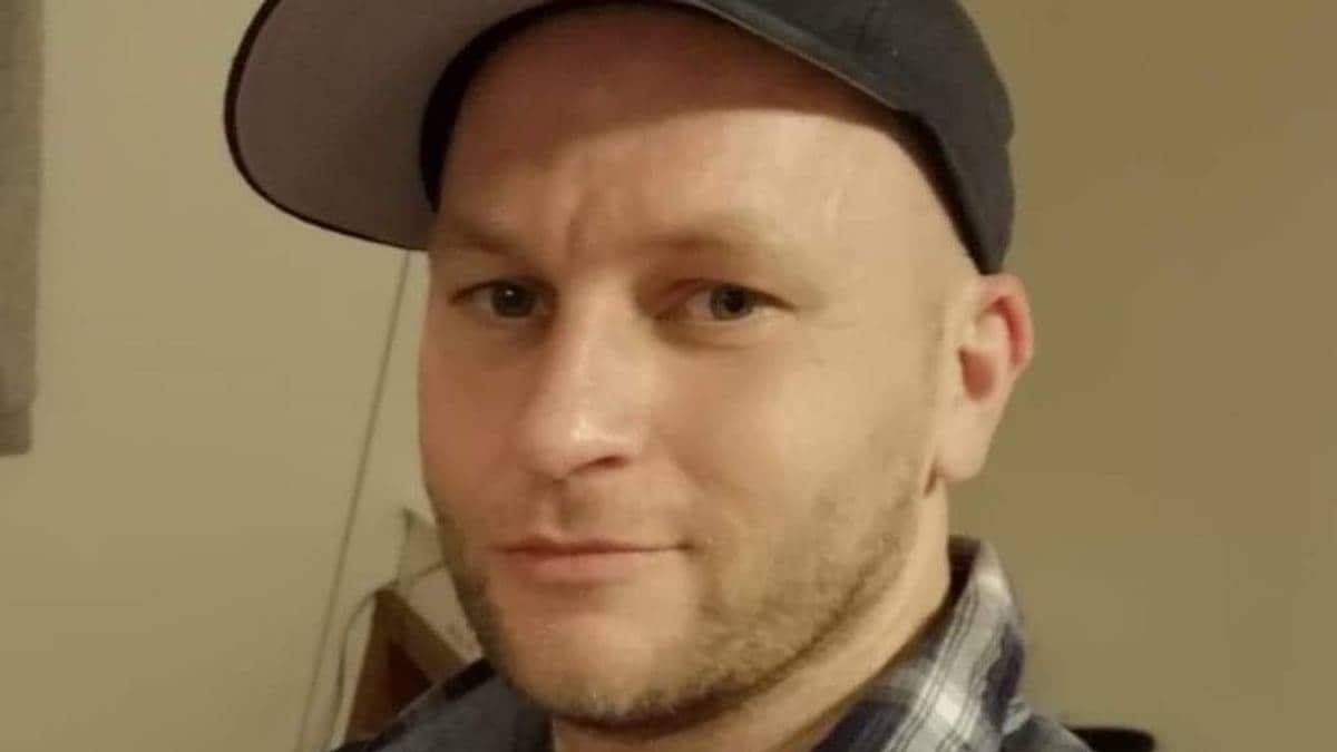 Kjetil Melbye Mathisen hevder han prøvde å redde livet til mannen han ...