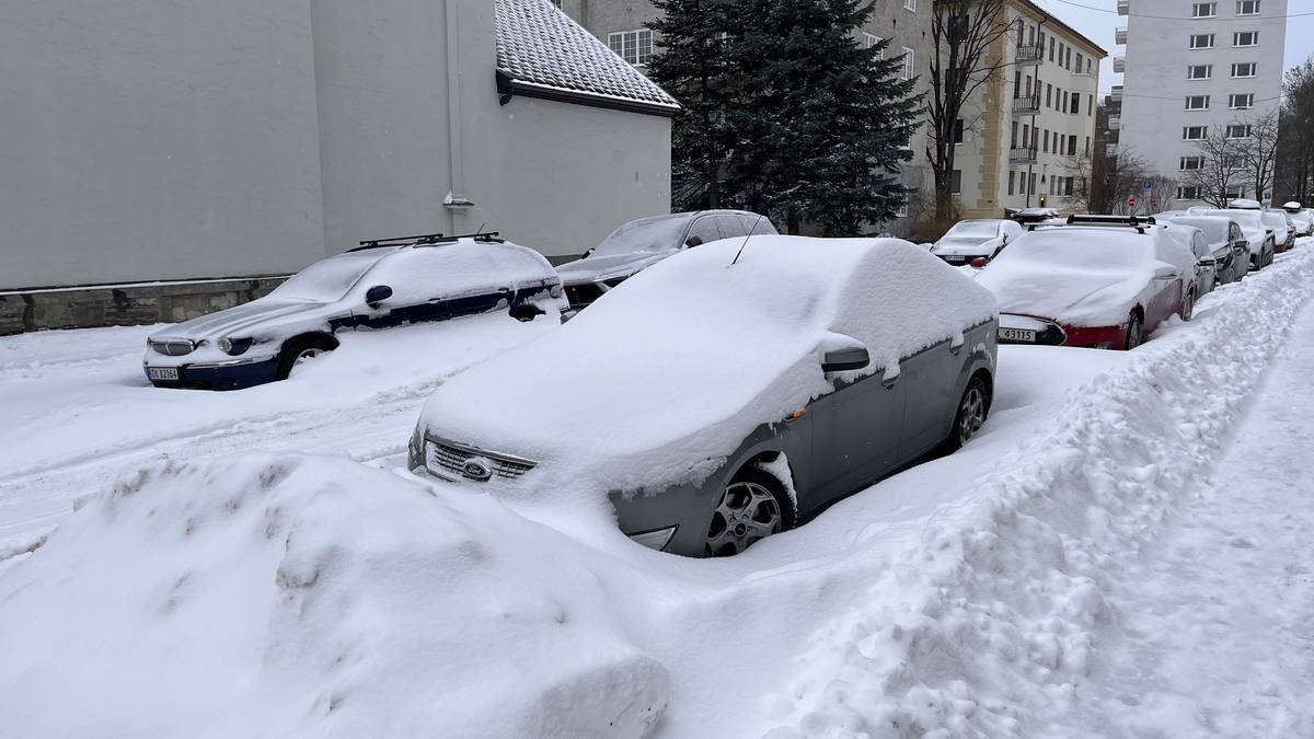 Millionregning etter snøkaos – ansatt jobbet 34 timer i strekk – Stor-Oslo