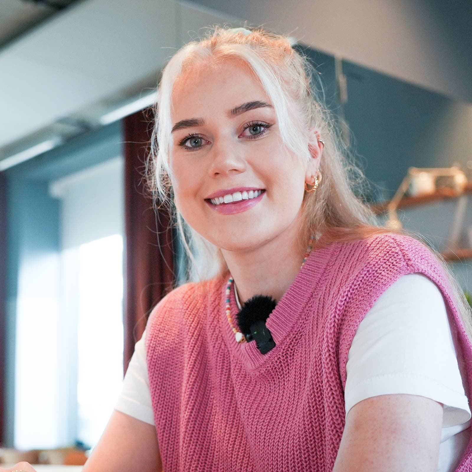 Jobber hjemmefra – Pernille og Oda har knekt gründerkoden – NRK Nordland