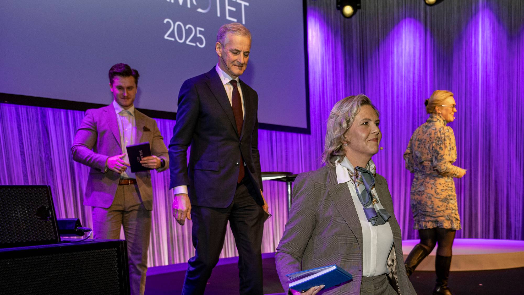 Måling januar: Nå klatrer Ap over 20 prosent, mens Høyre ramler under – NRK Norge – Oversikt ...