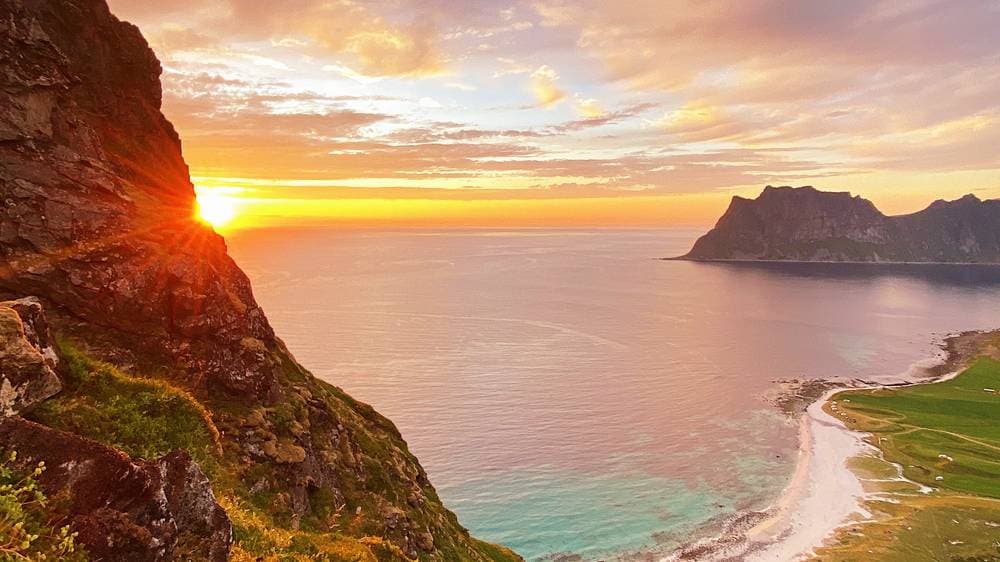 Dårlig søvn på grunn av midnattssol trenger ikke være farlig – NRK Nordland