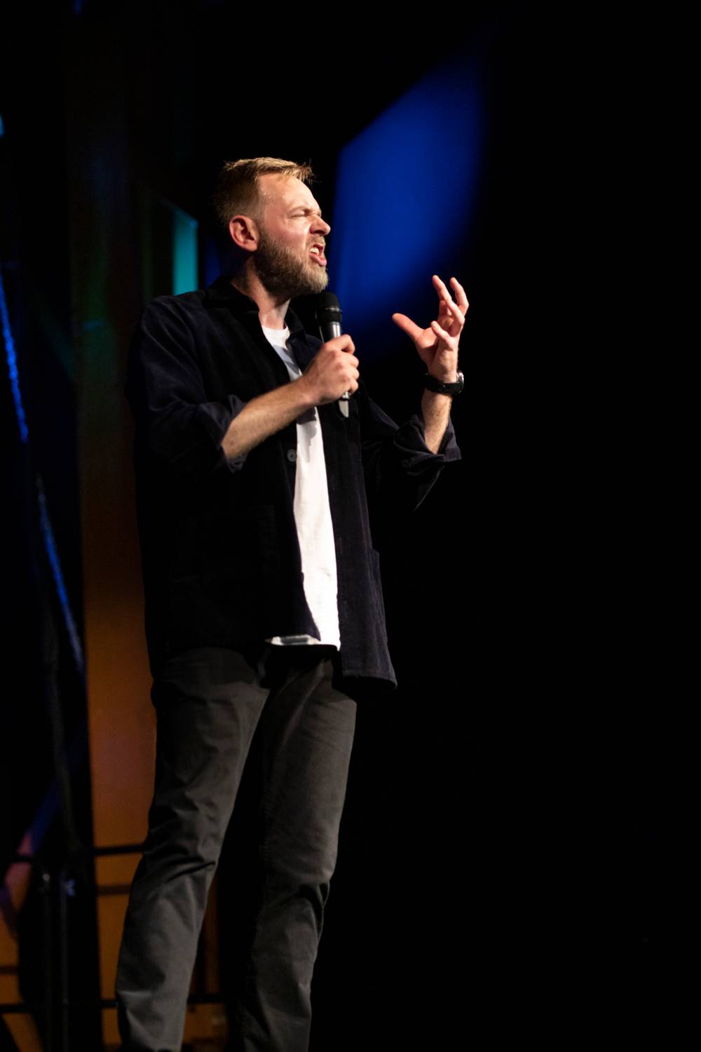 Anmeldelse: «Tore Sagen gjør Stand Up» – Anmeldelser og anbefalinger