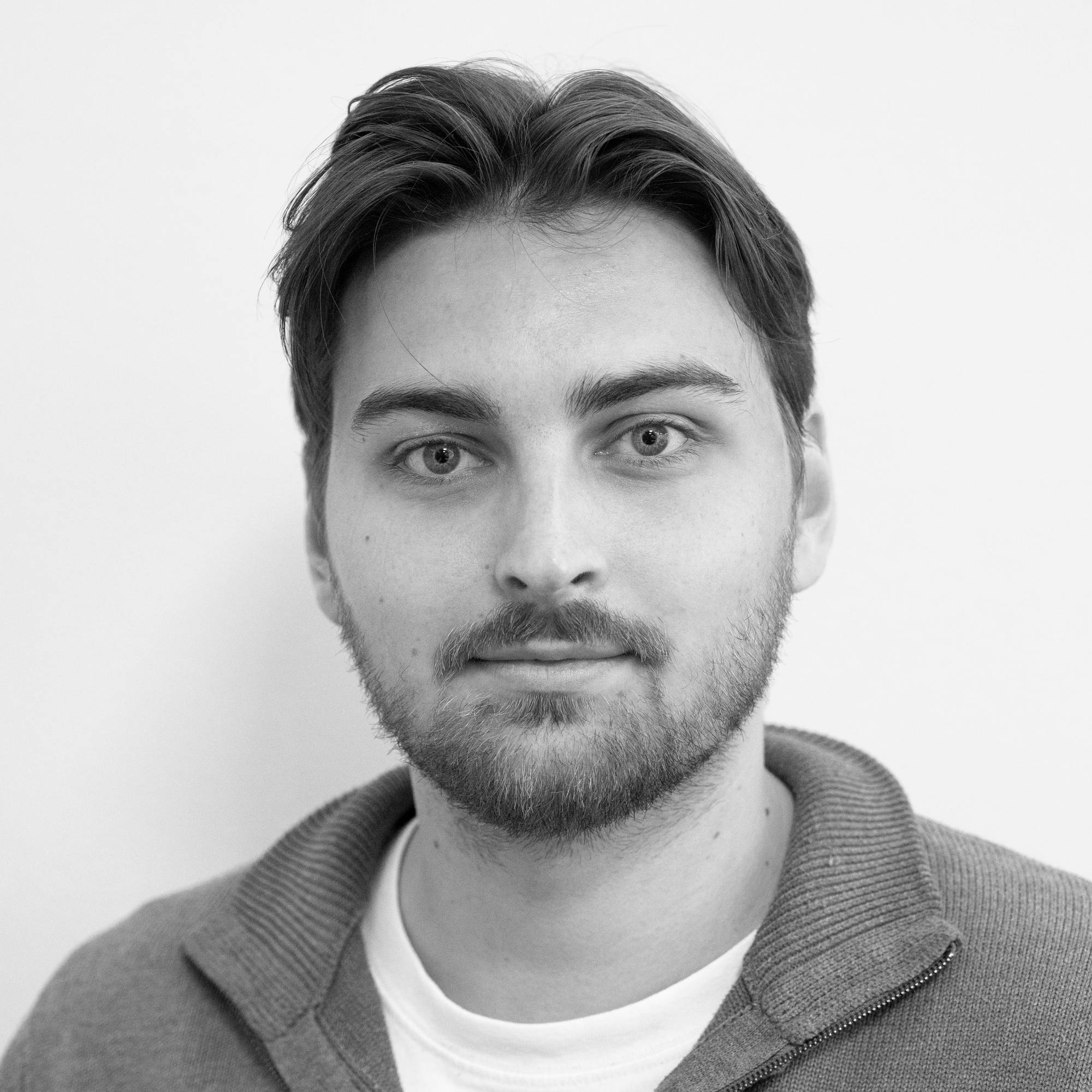 Hamse Ali (25) hevder han ble utsatt for grov og rasistisk vold i ...