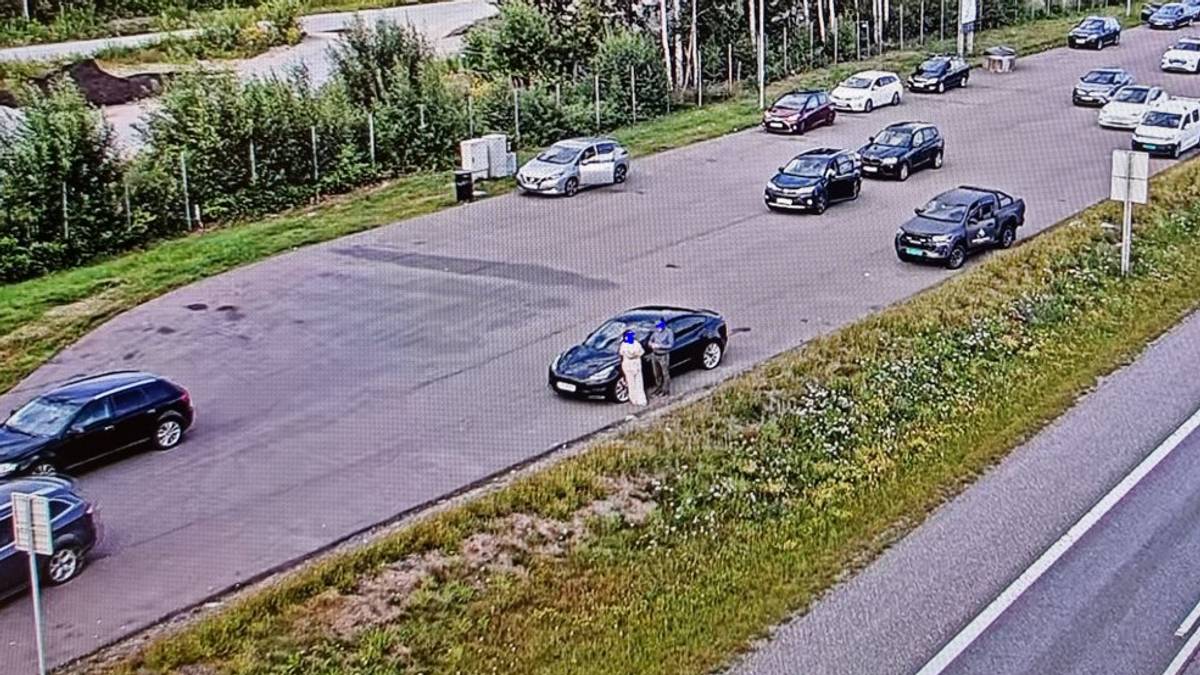Politiet skriver ut gebyrer for parkering på E16 – Stor-Oslo
