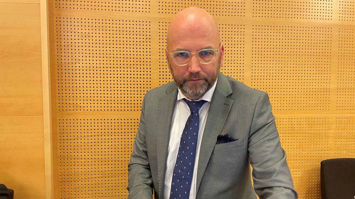 Forsvarer Ber Om Frifinnelse For Terrortiltalt Nrk Vestfold Og