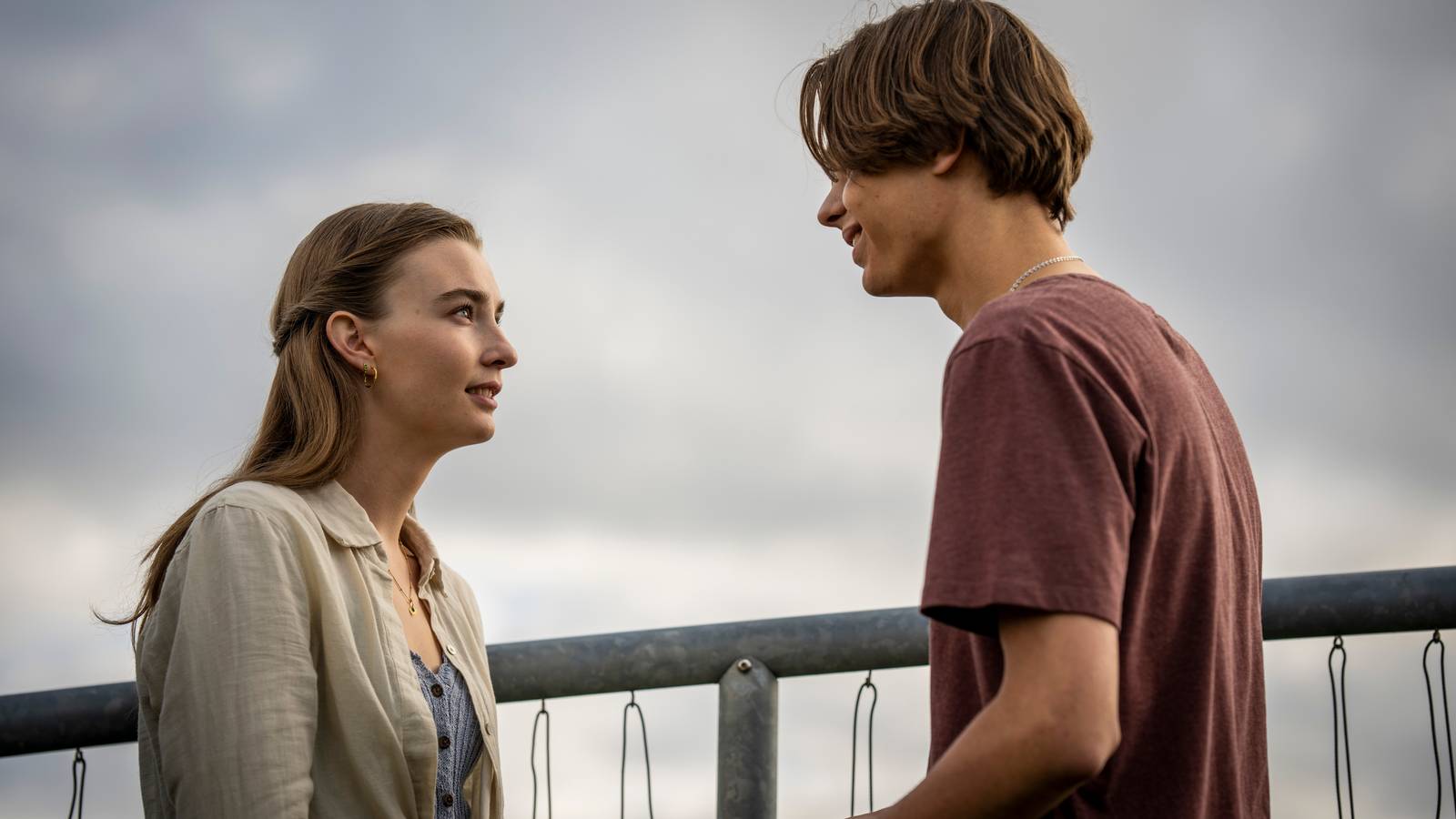 Familier som våre: Thomas Vinter­bergs første drama­serie på NRK ...