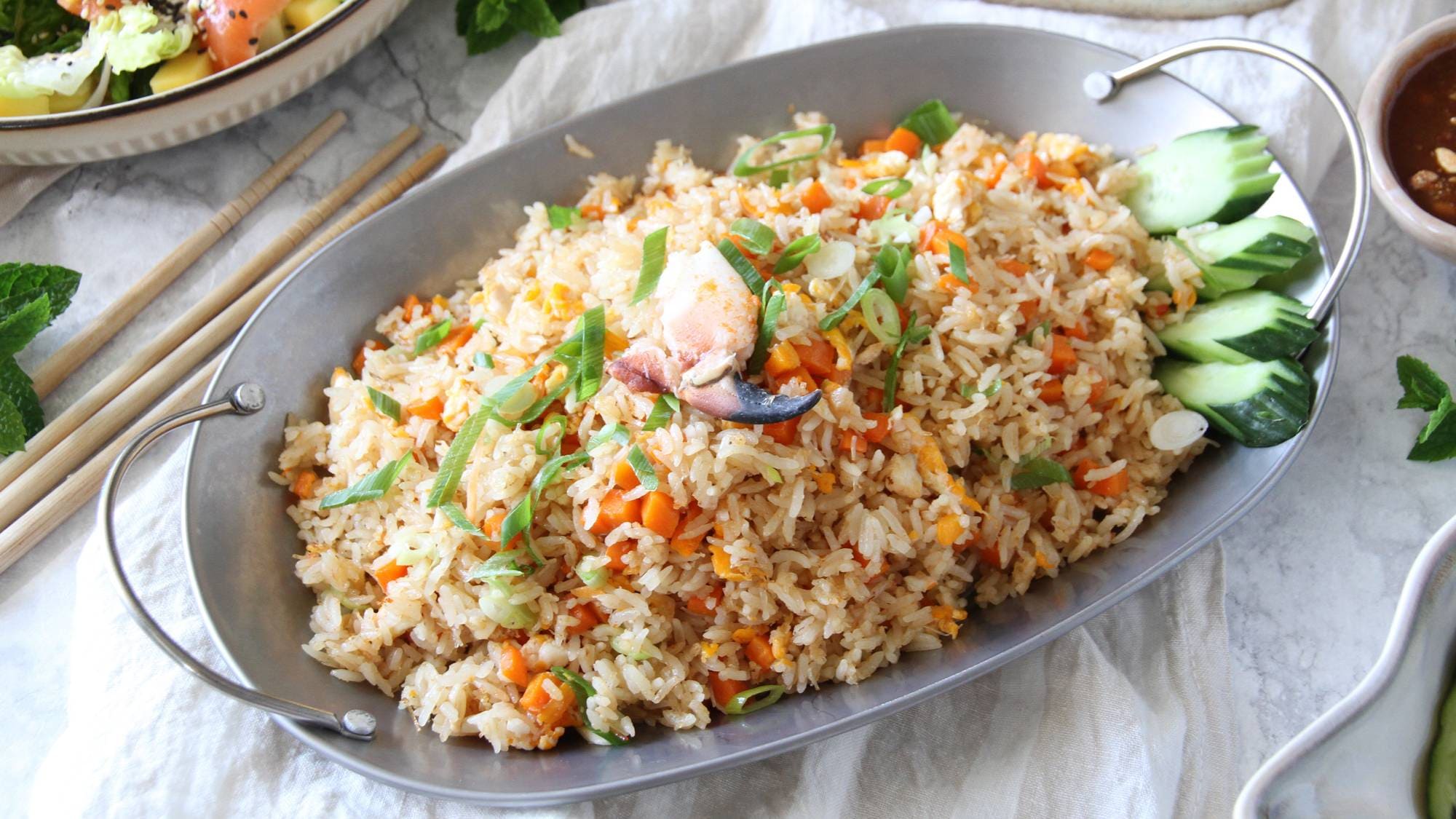 Stekt ris med krabbe – NRK Mat – Oppskrifter og inspirasjon