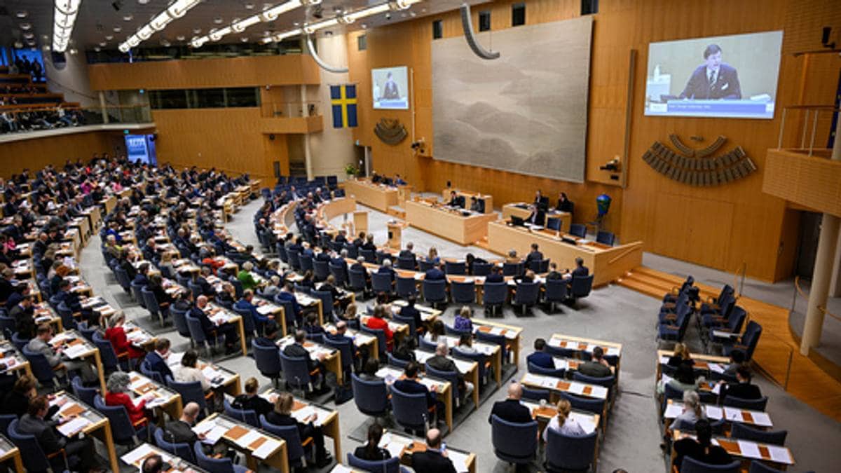 Sverige: Spor av kokain funnet på toaletter i Riksdagen – Siste nytt – NRK