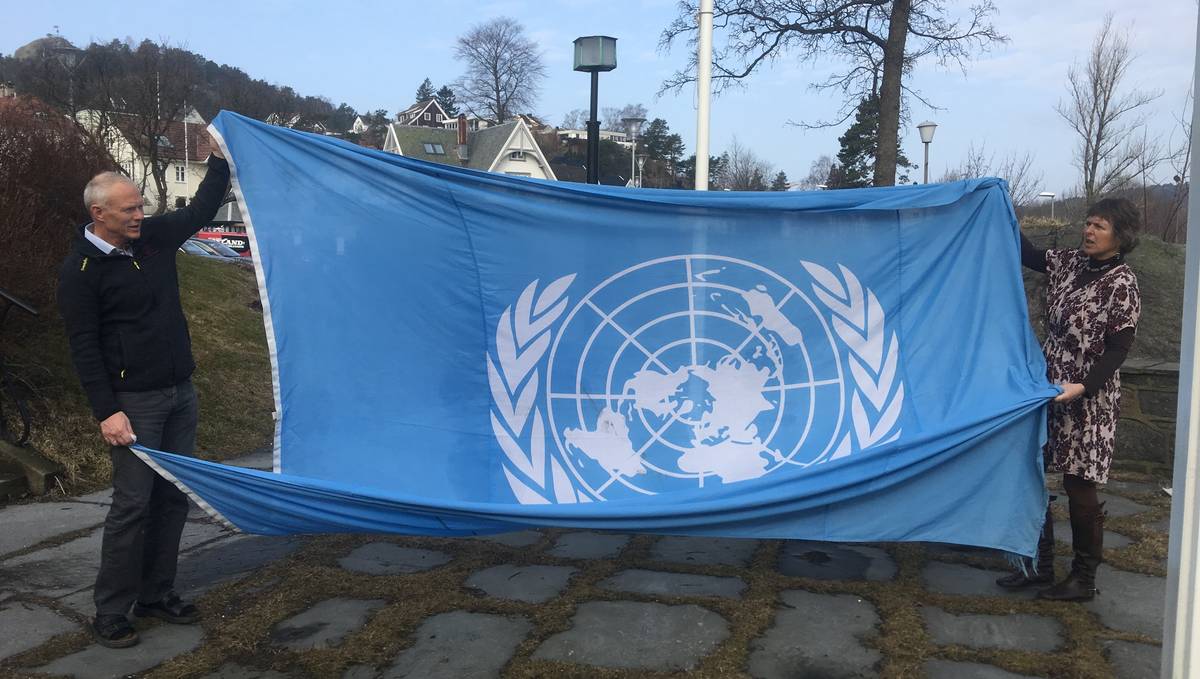 FN-flagget tilbake på Arkivet – NRK Sørlandet – Lokale nyheter, TV og radio