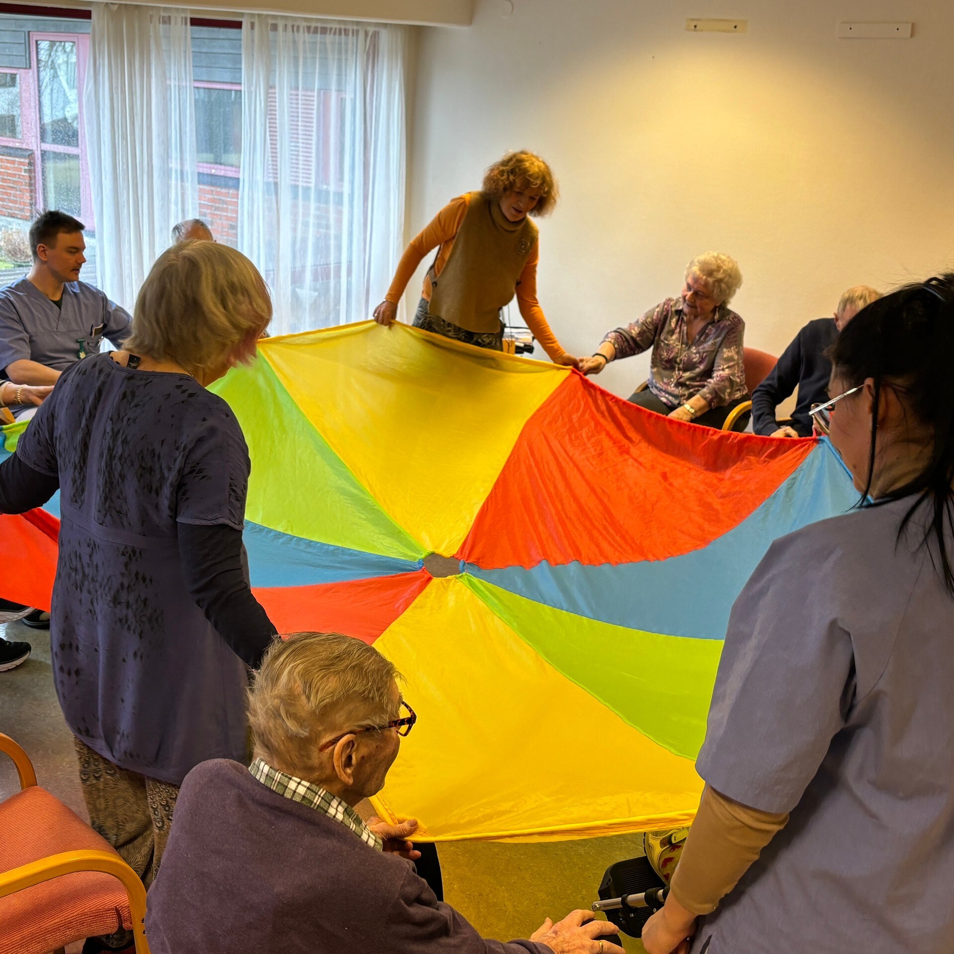 Sprer glede blant eldre – NRK