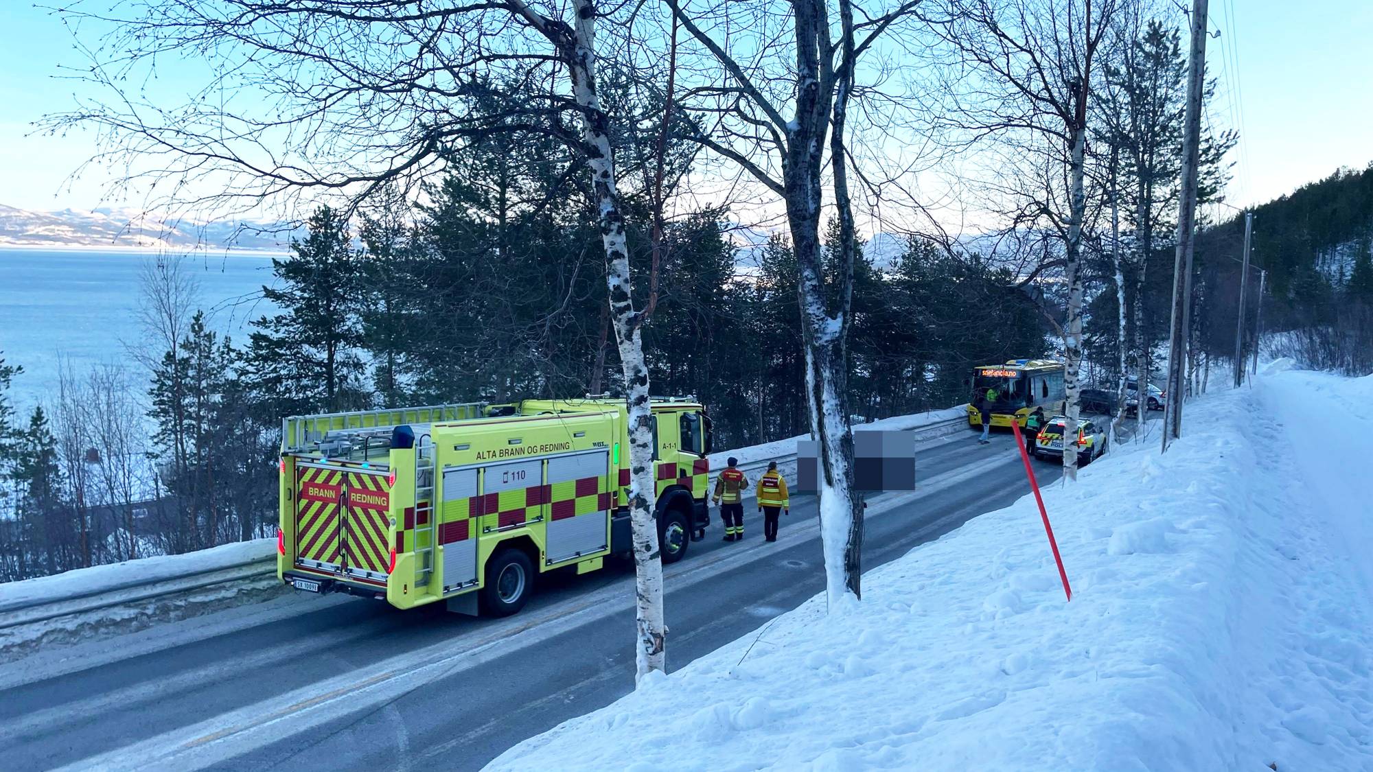 Ulykke mellom buss og bil i Alta – NRK Troms og Finnmark
