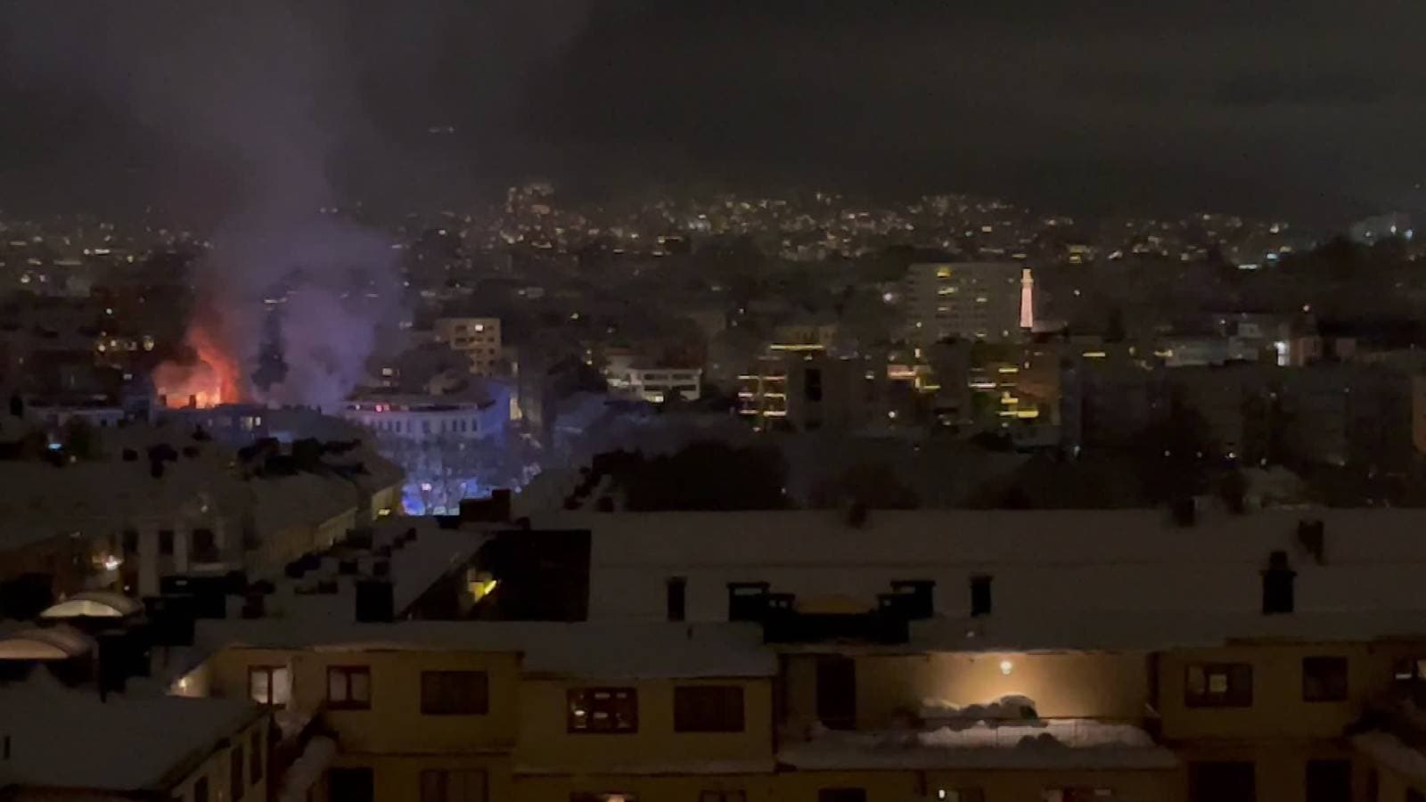 Over 160 evakuert etter brann i bygård i Oslo – Stor-Oslo