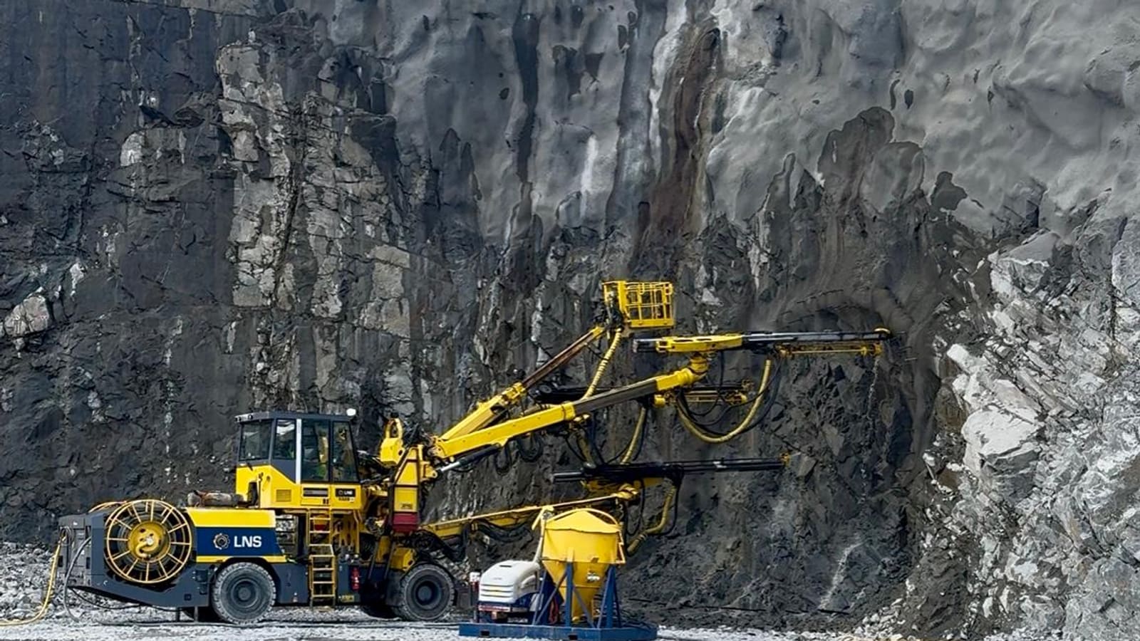 Hammerfest kommune stanser Nussir-prosjektet – NRK Troms og Finnmark