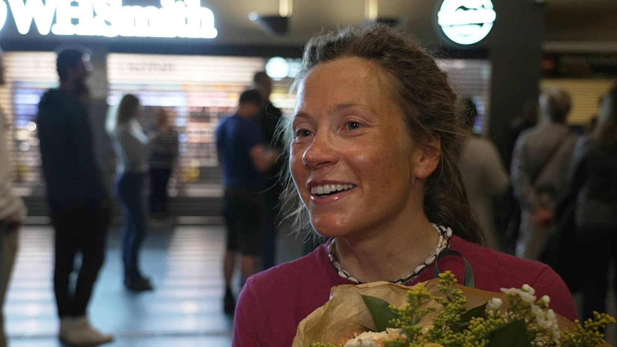 Verdens­rekord­holder Kristin Harila er tilbake i Norge – NRK Norge – Oversikt over nyheter fra ...