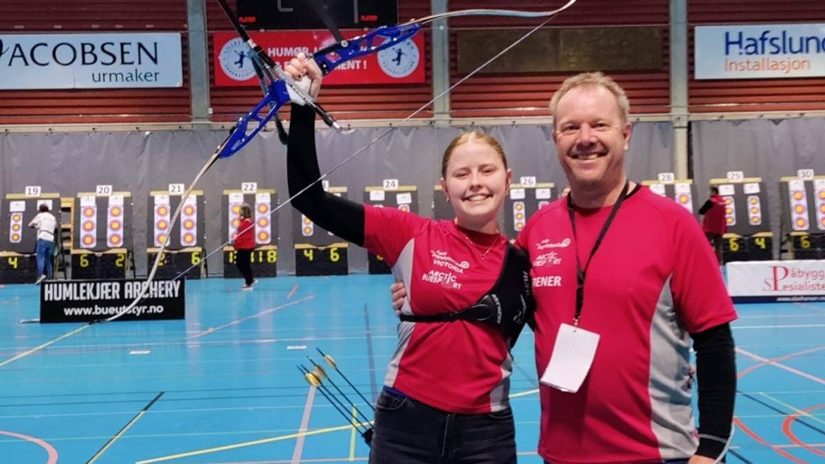 Victoria Selvik vann NM i bogeskyting – NRK Vestland