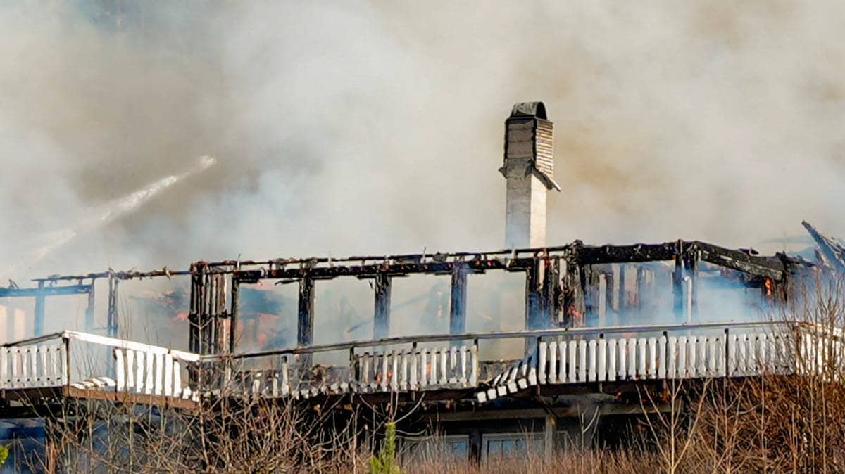 Brann i bolig i Asker – to brannmenn skadet – Stor-Oslo