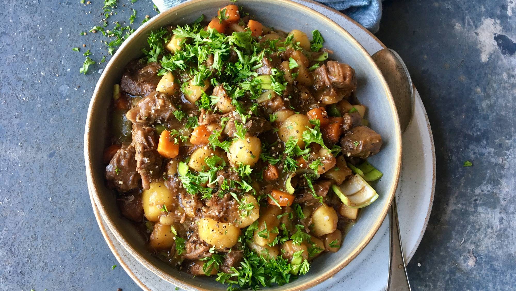 Brun lapskaus – NRK Mat – Oppskrifter og inspirasjon