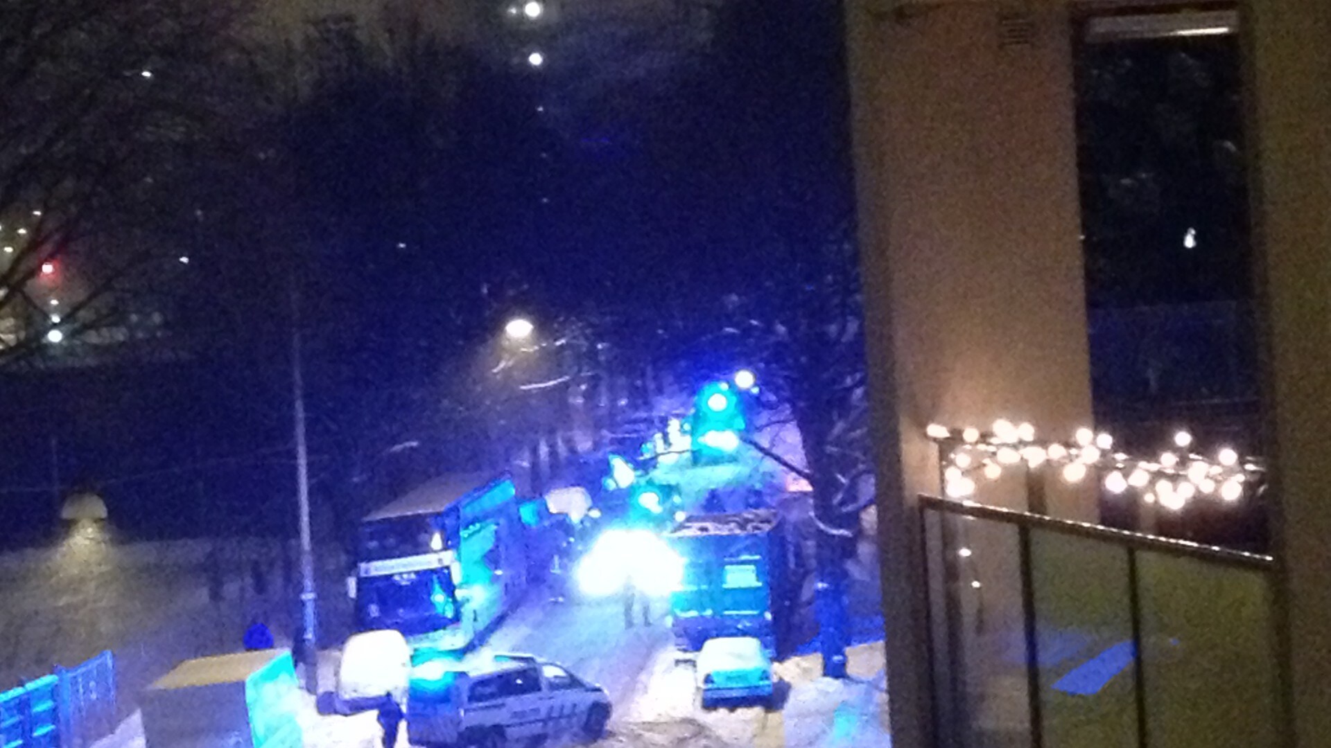 To biler brenner i Oslo – NRK