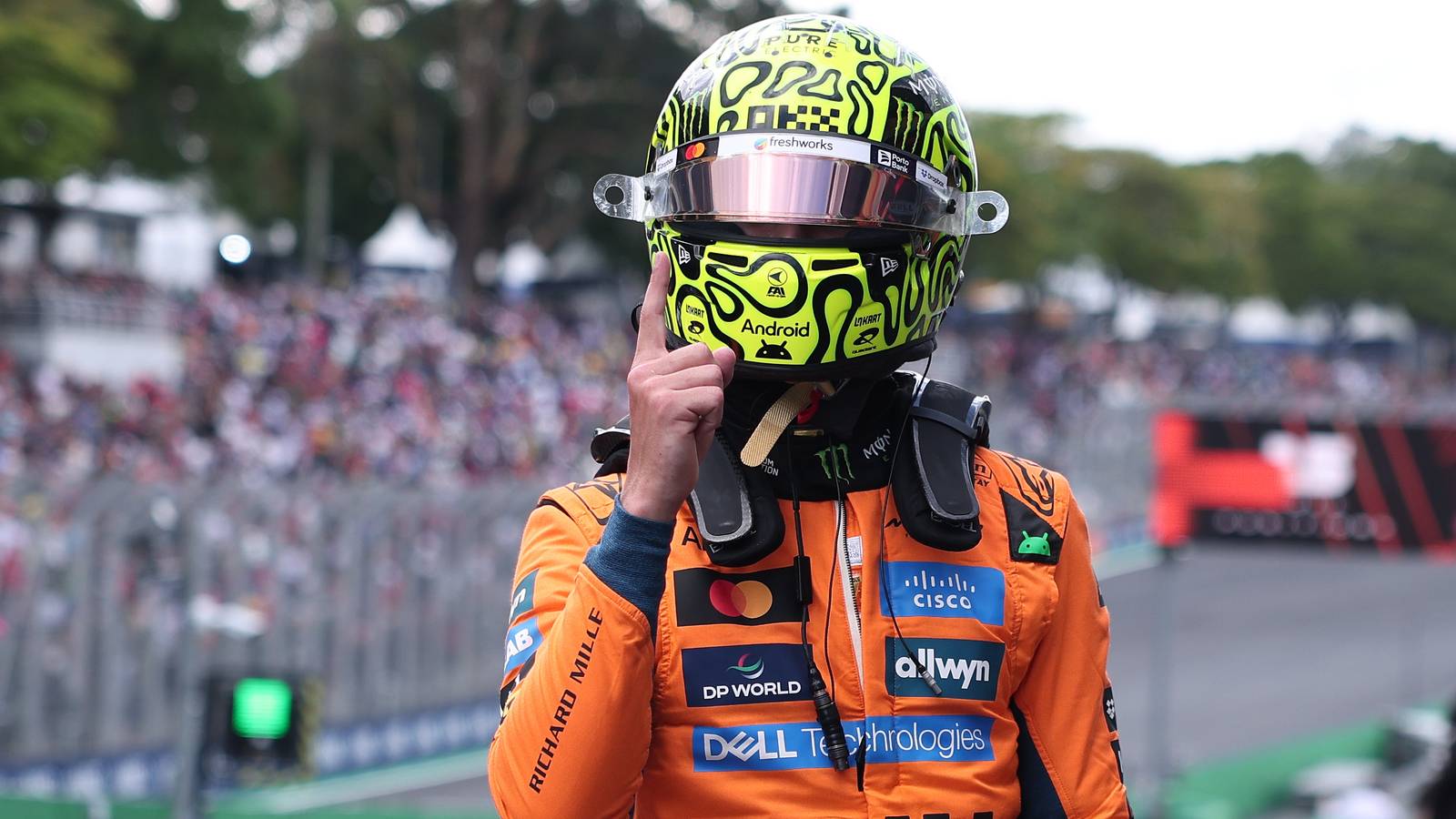 Formel 1: Lando Norris festet grepet om VM-tittelen tross ellevill Verstappen-oppvisning – NRK ...