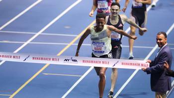 Rivalane til Jakob Ingebrigtsen sette to verdsrekordar på 70 minuttar ...