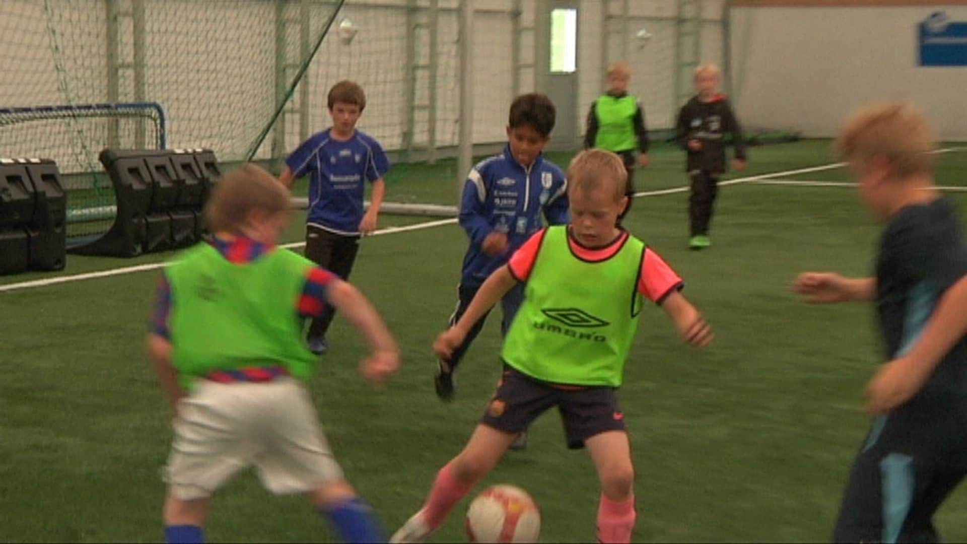 Fotballtalent blir dyrka frå dei er 7 år – NRK