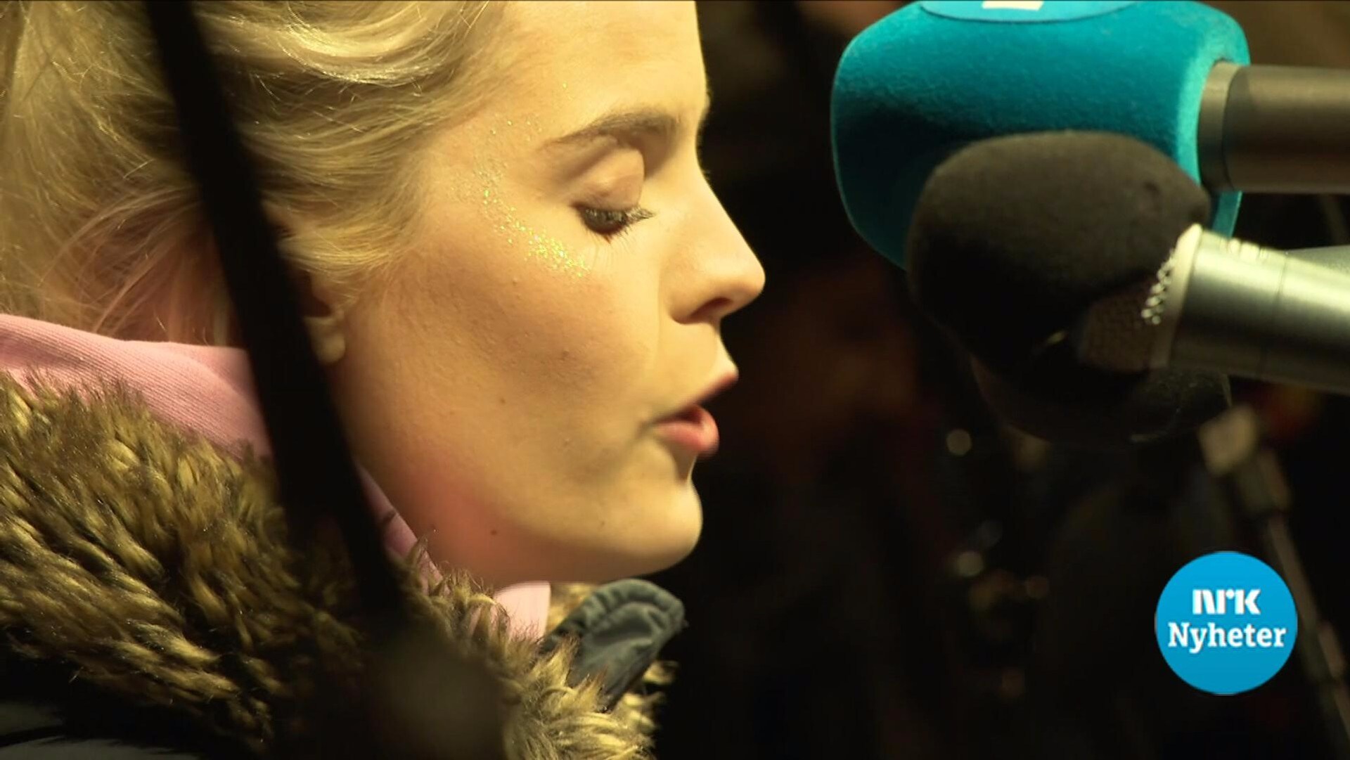 Lærer at kvinner er noen som ber om å bli pult – NRK