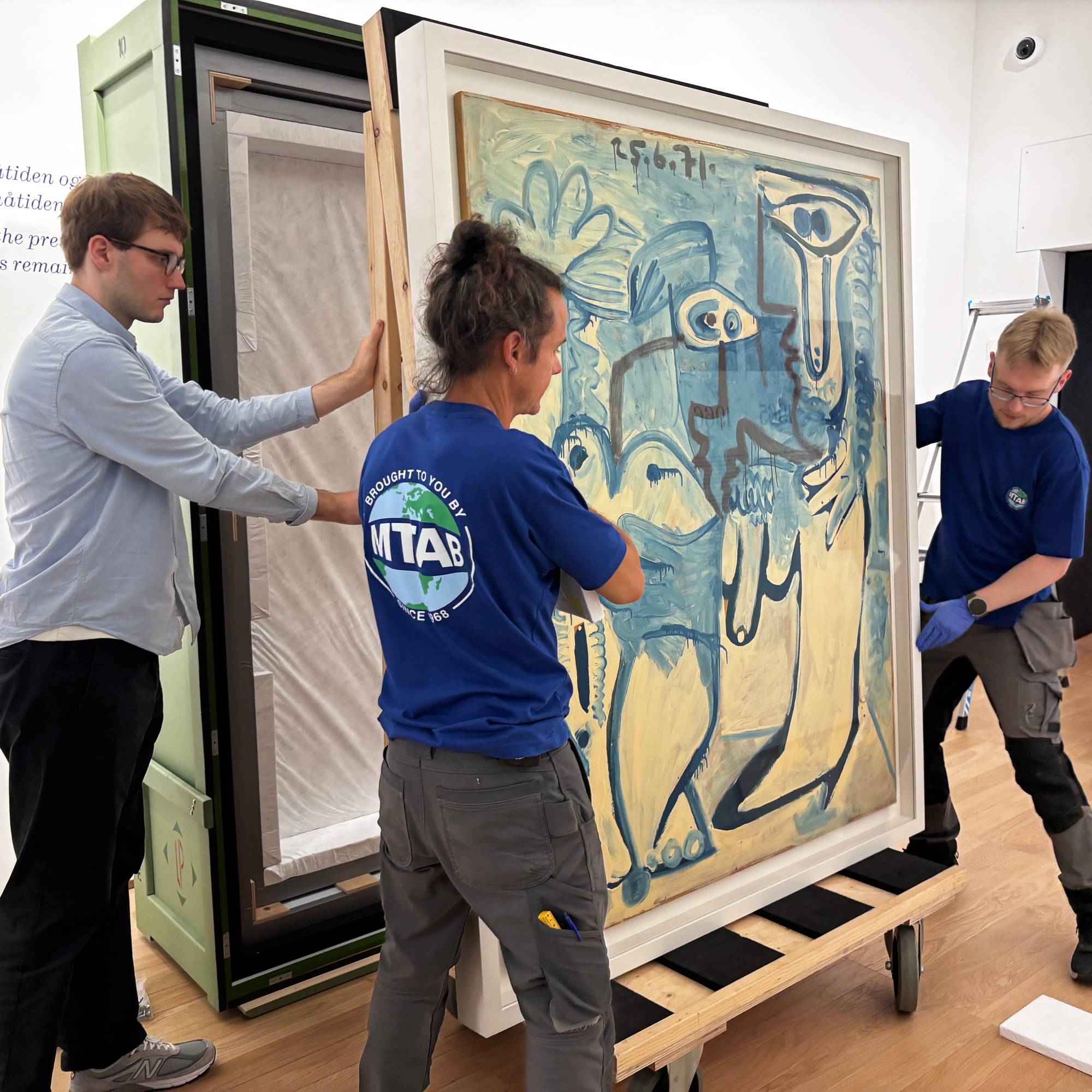 Pablo Picasso sine måleri blir stilt ut på Posten Moderne i Trondheim ...