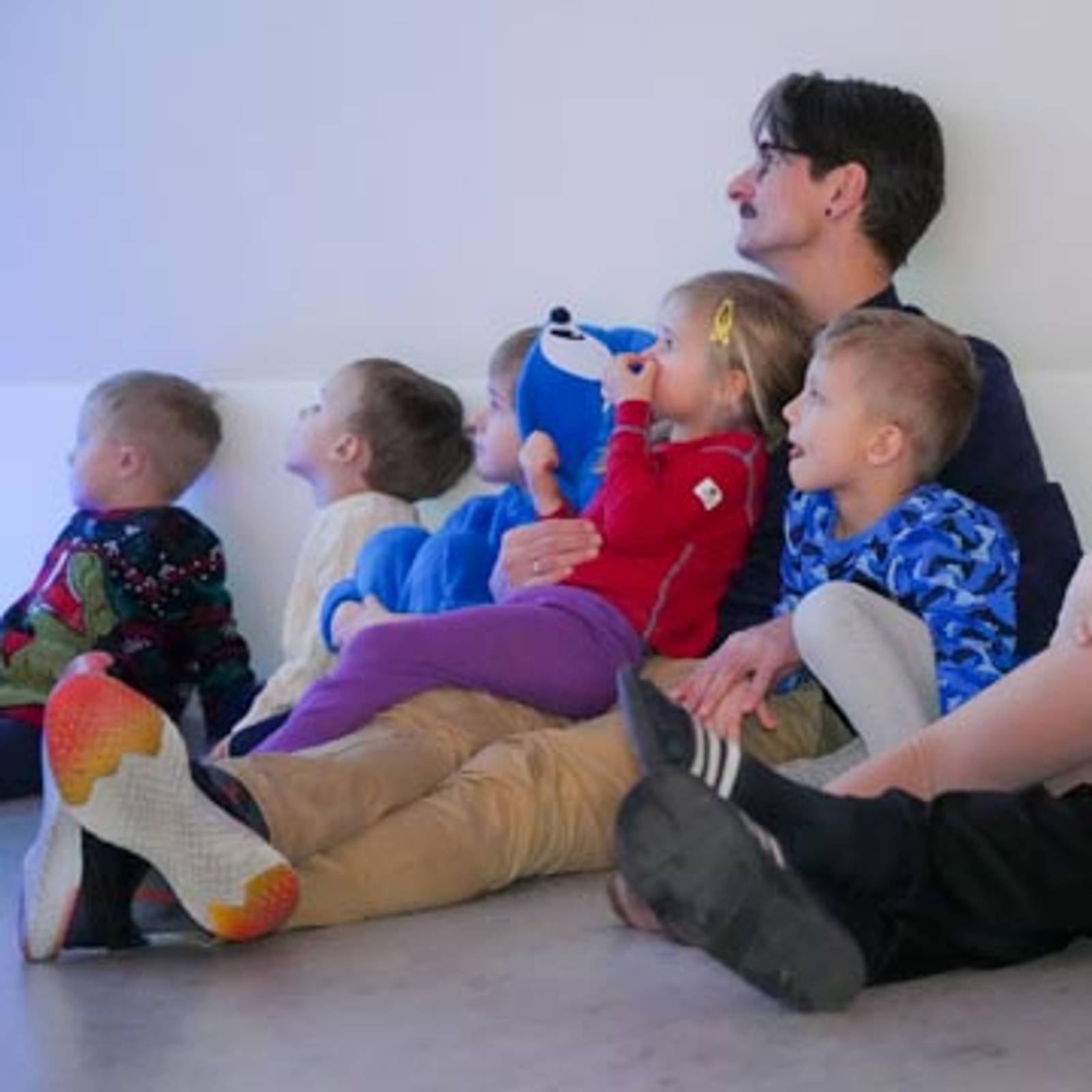 Bruker julekalenderen Snøfall 2 til å lære barn om kreft – NRK Nordland