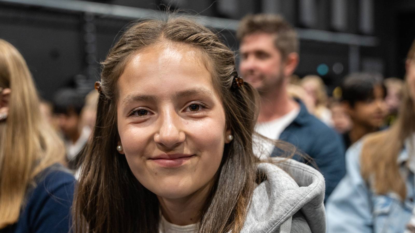 400 elever på «bli kjent»-dag i Drammen: – Jeg bare gikk bort til folk – NRK Buskerud – Lokale ...