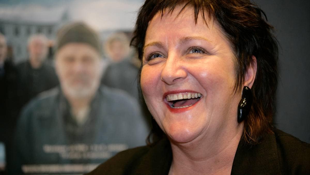 Anmeldelse av «Alltid tilgivelse» av Anne B. Ragde – NRK Kultur og ...