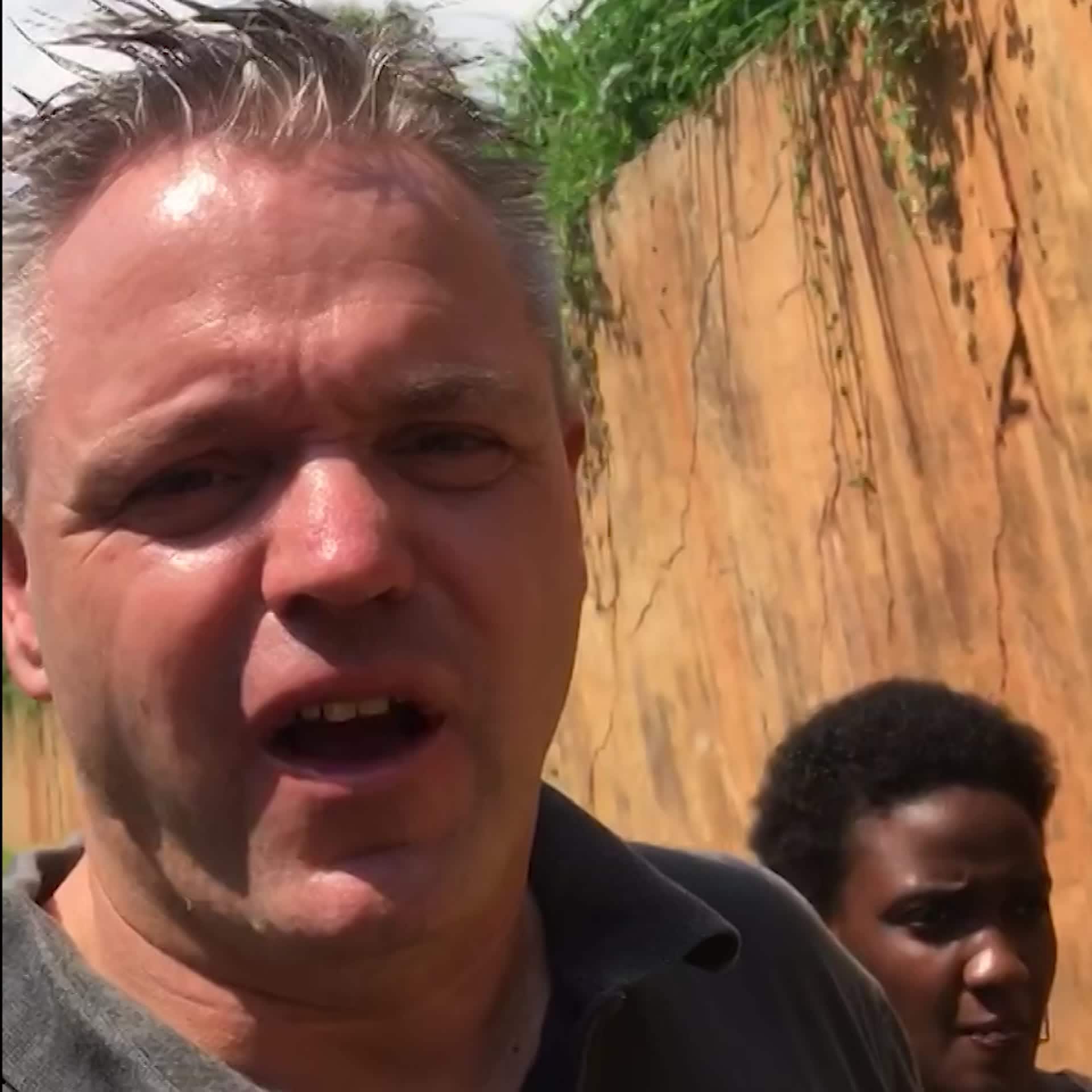 Eirik Veum besøker torturkamrene – NRK