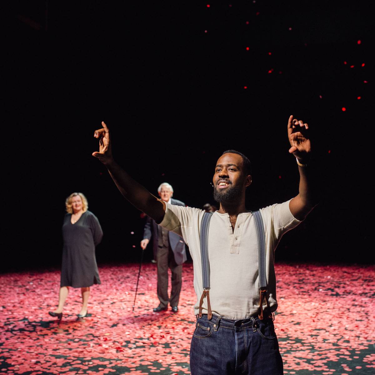 Anmeldelse: «Jordbærstedet» på Nationaltheatret – Anmeldelser og ...